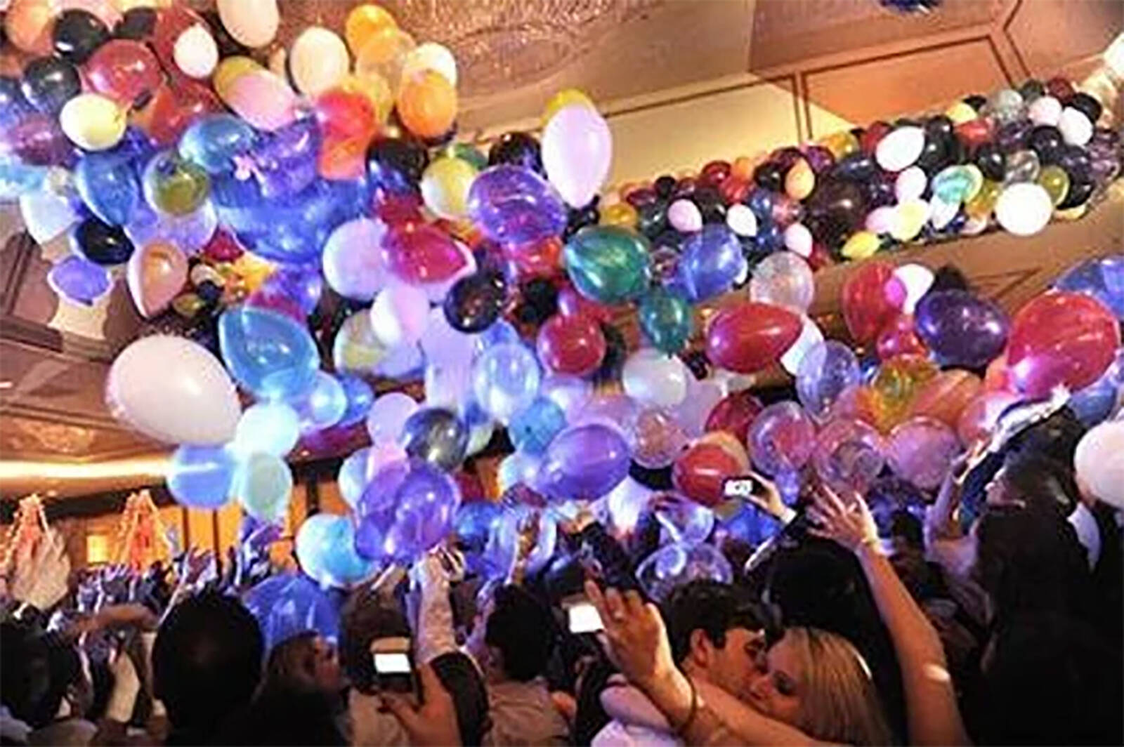 Fun Facts Filled Balloons | Party Ideas by a Pro