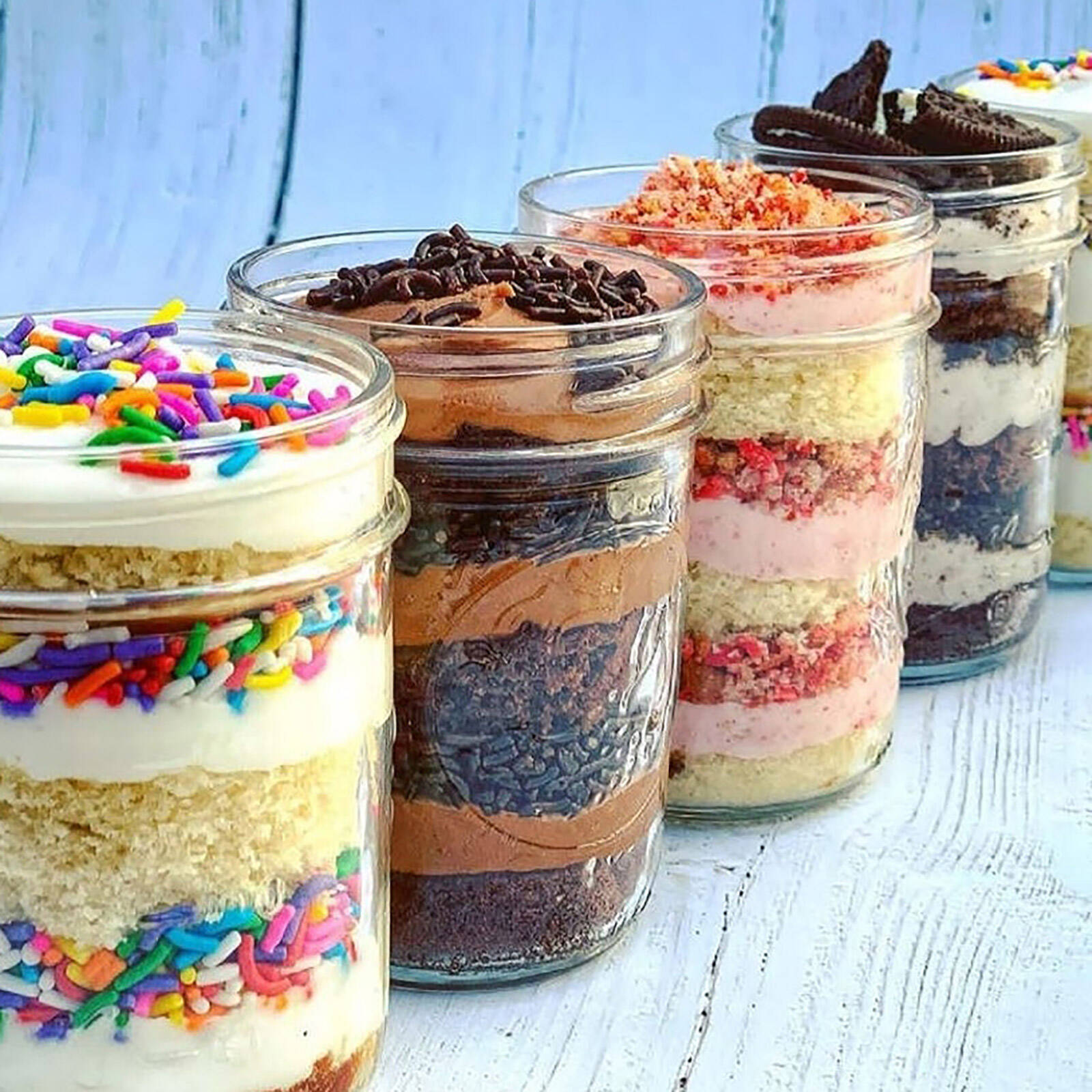 By a Pro: Cake in a Jar to Order | Popular Dessert Table Treats