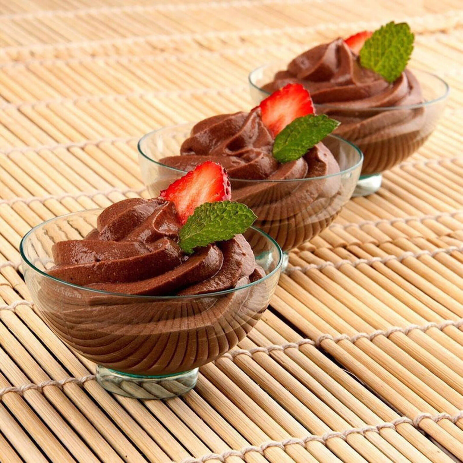 By a Pro: Disposable Mini Tasting Bowls | Dessert Table Presentation