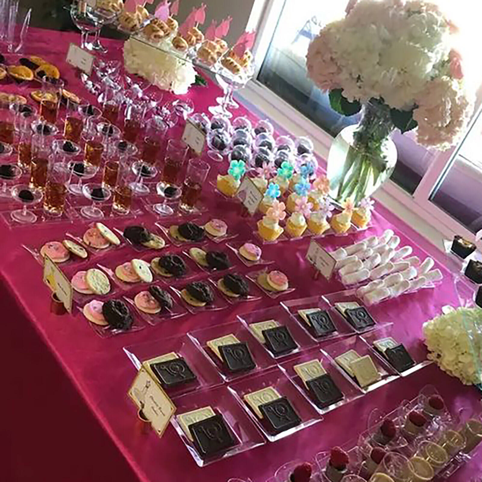 By a Pro: Disposable Mini Tasting Plates | Dessert Table Presentation