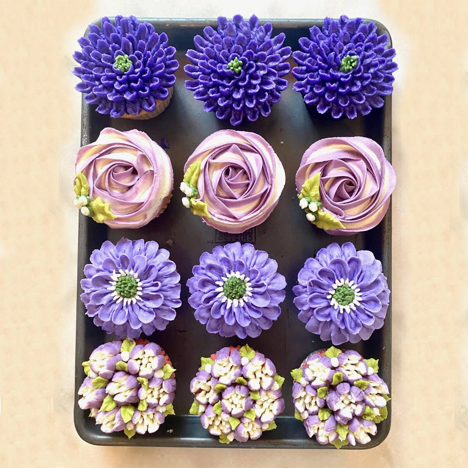 By a Pro: Flower Cupcakes | Eye-catching Dessert Table Treats