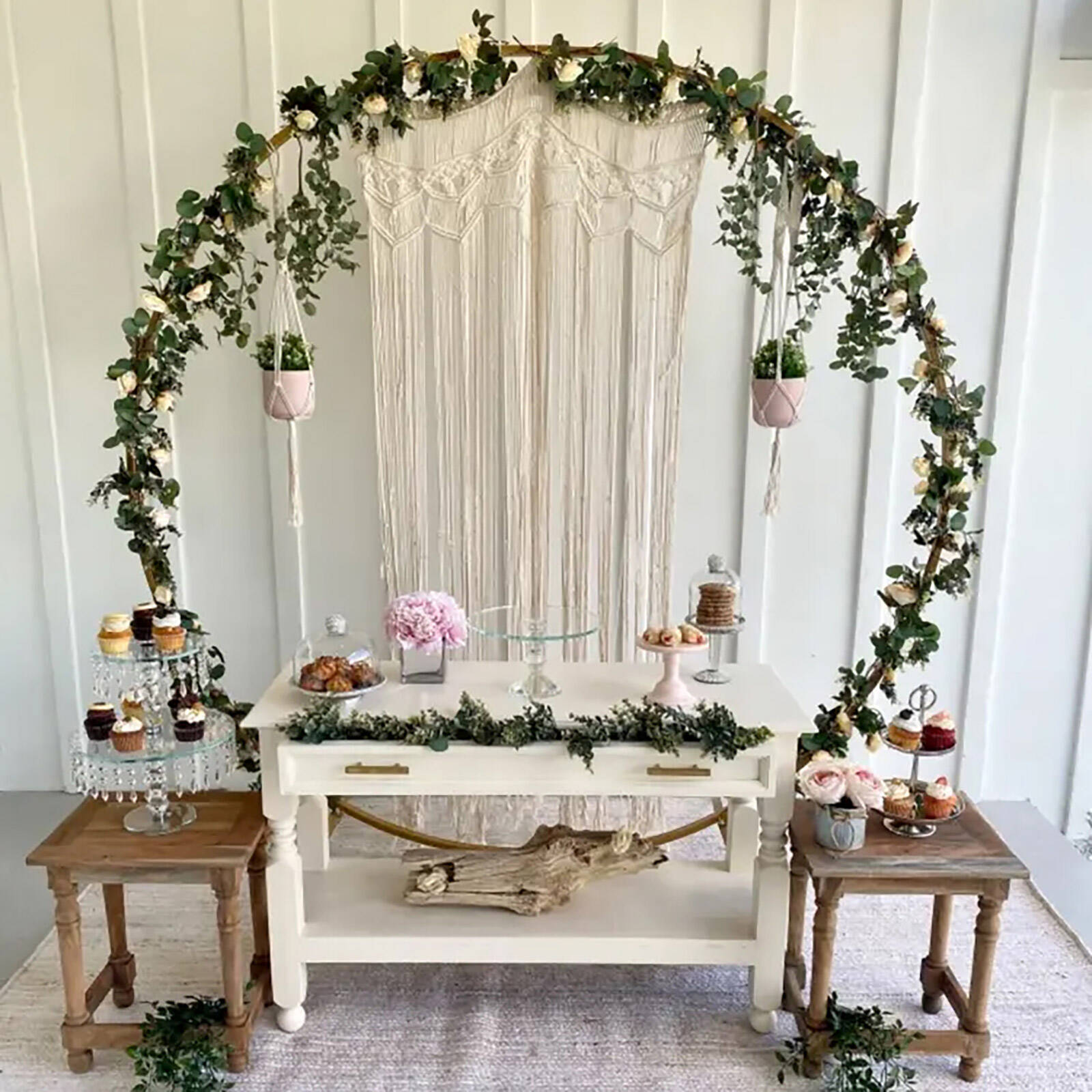 Round Backdrop Frames | Party Ideas by a Pro