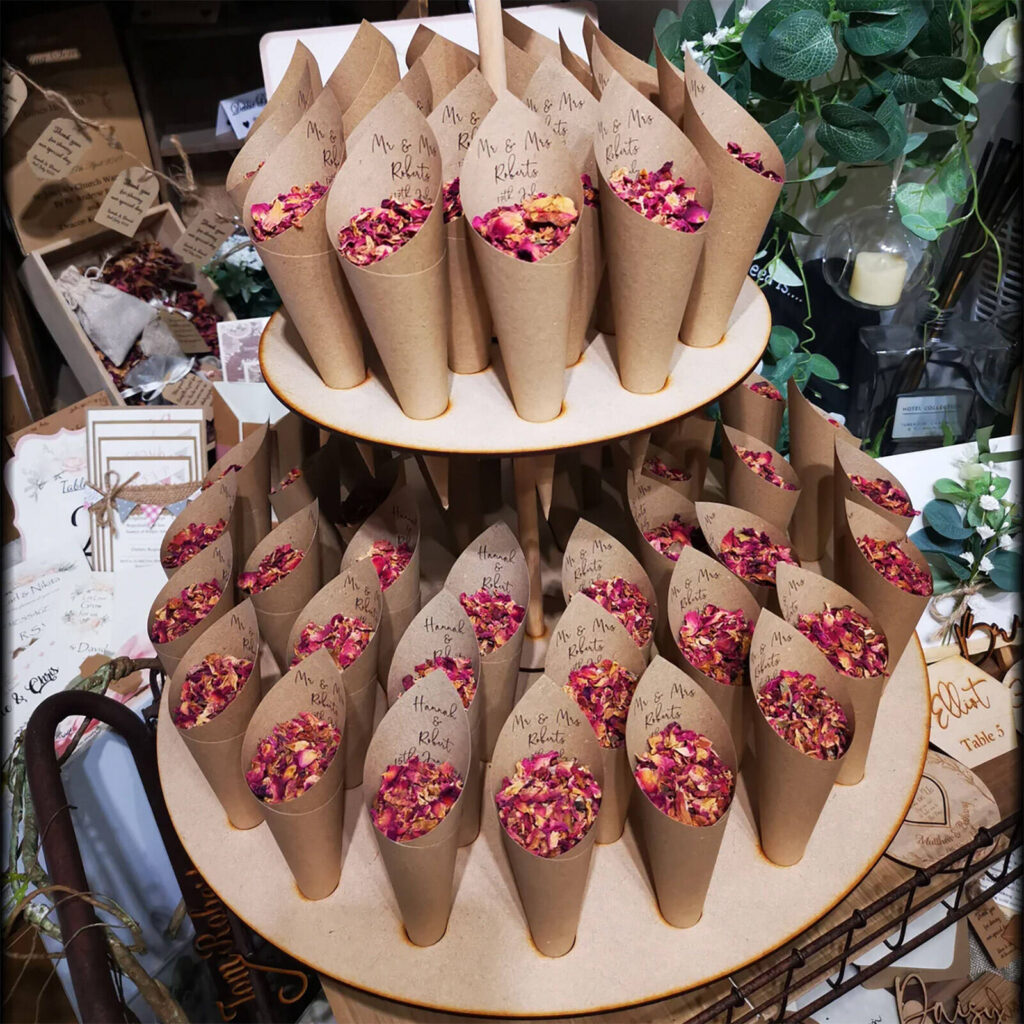By a Pro: Disposable Food Cones | Dessert Table Presentation
